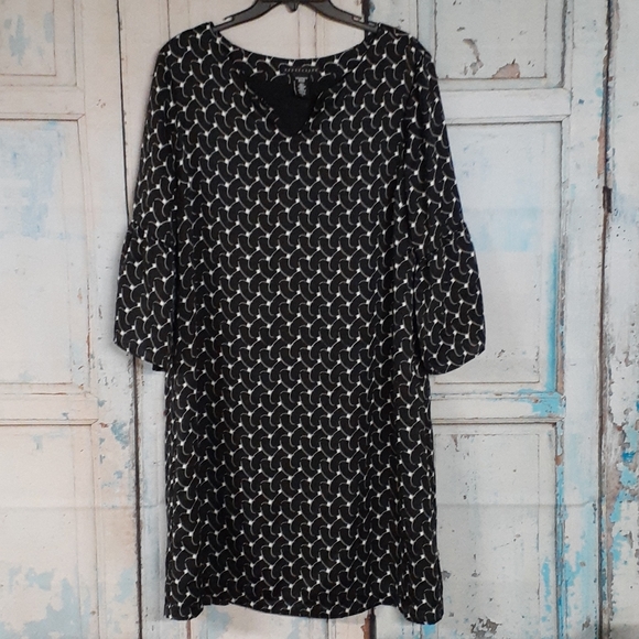Apostrophe | Dresses | Lovely Apostrophe Black And White Dress Xl ...
